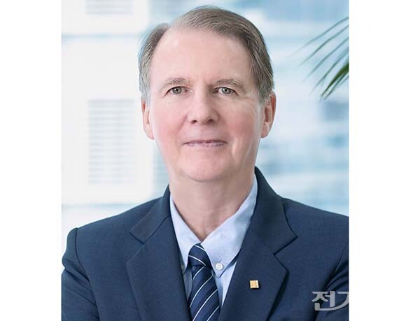 마이크 브로건 DNV 부사장 “부유식 해상풍력, 고유한 제도와 표준 필요”