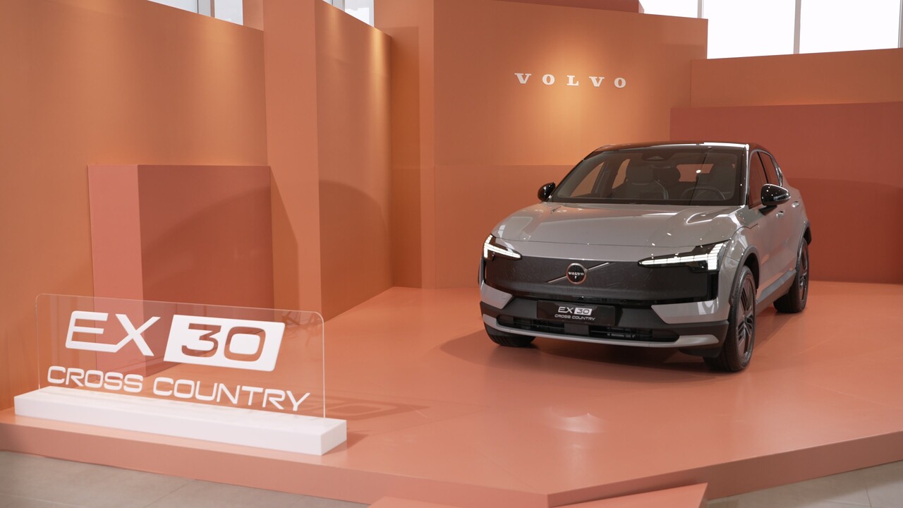 볼보, 순수 전기차에도 크로스 컨트리 EX30CC 국내 출시…세계 최저 수준 가격 책정