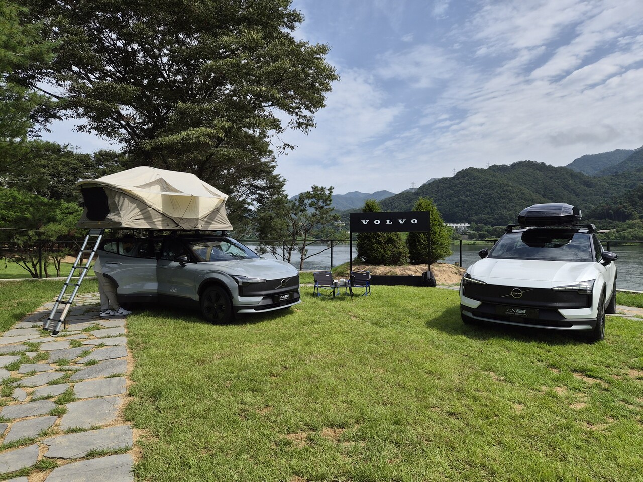 [시승기] 오프로더로 변신한 볼보 순수 전기차, EX30CC…'크로스컨트리'는 계속된다